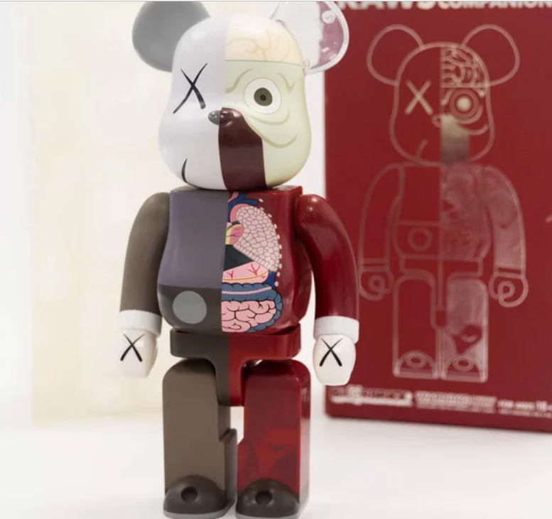 Bearbrick Kaws